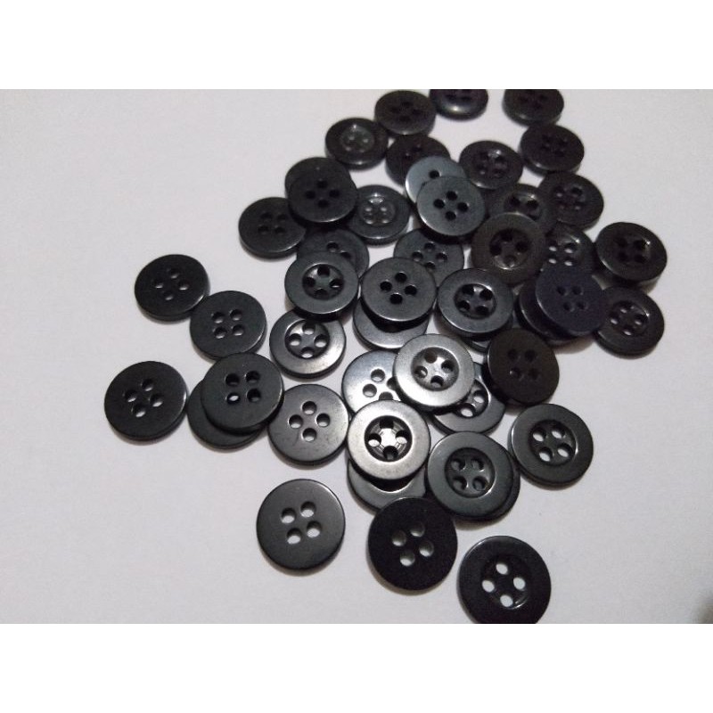 Jual kancing baju gepeng ukuran 11mm isi 100pcs hitam/putih susu ...