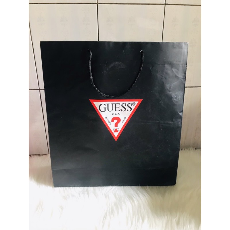 Jual paper bag guess original store | Shopee Indonesia