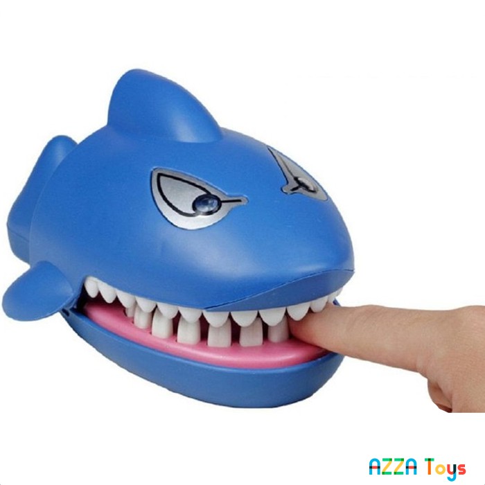 Jual SHARK BITING HER - Seruanya Main Kaget Ikan Hiu Gigit Jepit Jari ...
