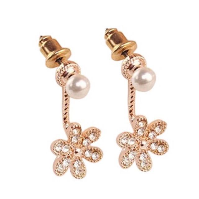 Jual ANTING STUD BUNGA MUTIARA SIMPLE MEWAH ELEGANT ANTING ALA FASHION ...