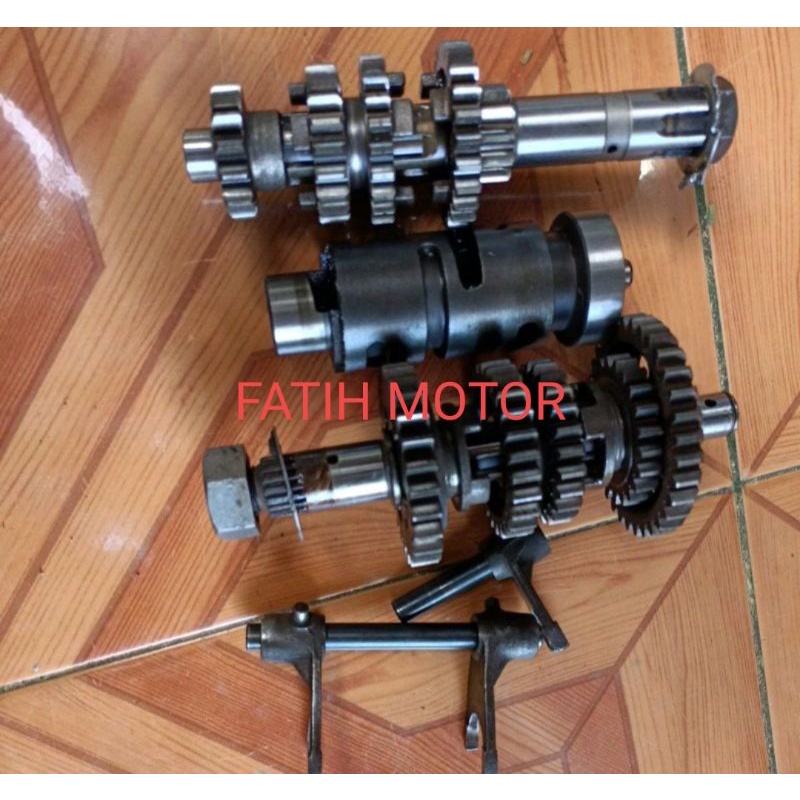 Jual Gigi rasio gigi Susun Thunder 125 gear box Suzuki thander 1paket ...