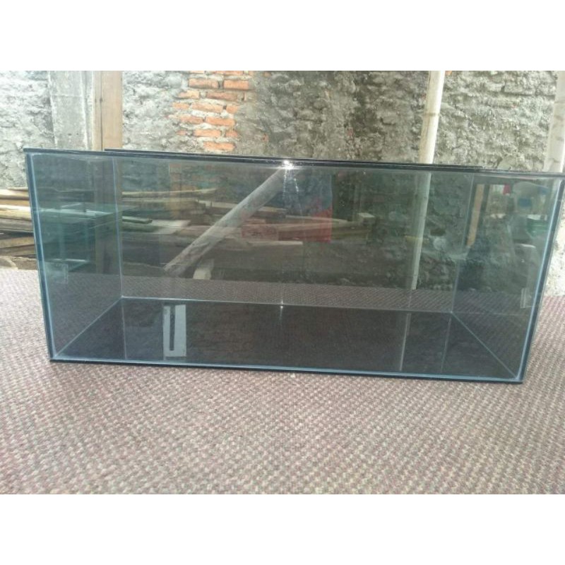 Jual Aquarium kaca hitam 60x30x35 | Shopee Indonesia