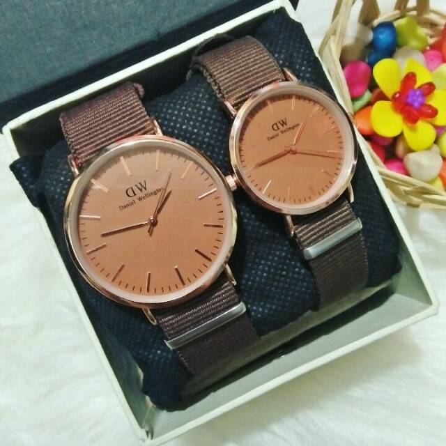 Jual JAM TANGAN DW COUPLE DWC009 COKLAT | Shopee Indonesia