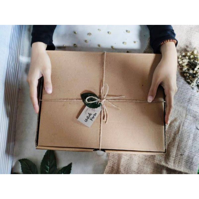 Jual Hampers box +kartu ucapan | Shopee Indonesia