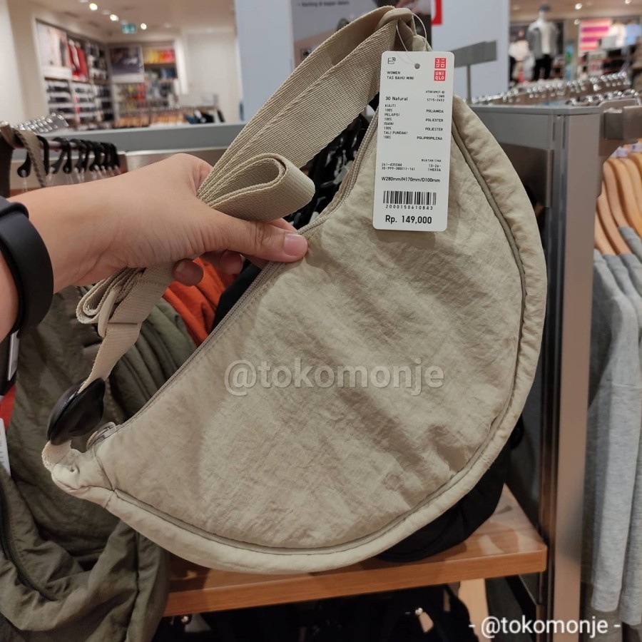 Jual TAS BAHU MINI ROUND UNIQLO / TAS UNIQLO / UNIQLO / TAS SELEMPANG ...