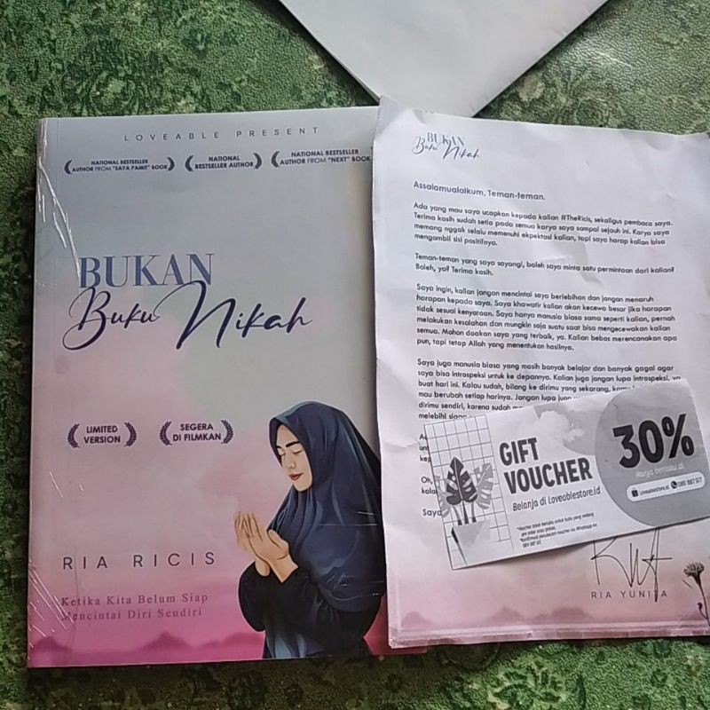 Jual Buku Bukan Buku Nikah Ria Ricis ( Ria Yunita ) | Shopee Indonesia