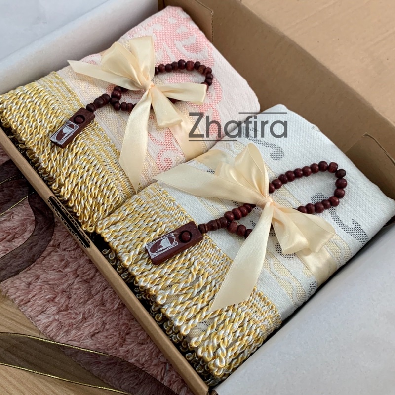 Jual Hampers Sajadah Couple ZHAFIRA FREE GIFTCARD/ Sajadah Box Premium ...