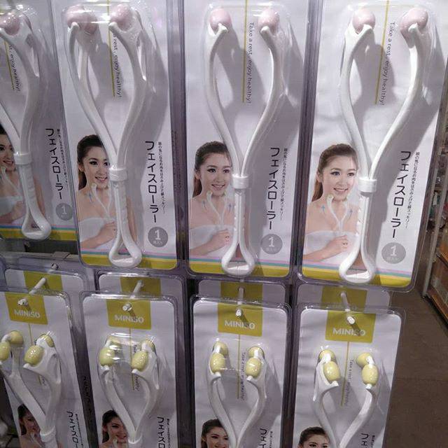 Jual Alat Pijat Wajah | Face Roller Massager Miniso | Shopee Indonesia