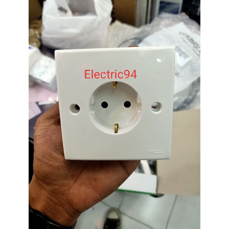 Jual stop kontak schneider classic schuko E426_16S_WE_G3 | Shopee Indonesia