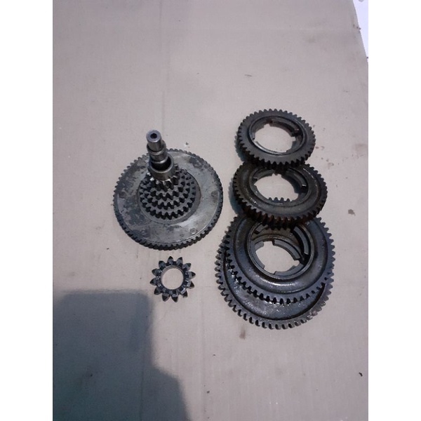 Jual gear gearset gearbox gigi susun vespa super tahun tua ori original ...