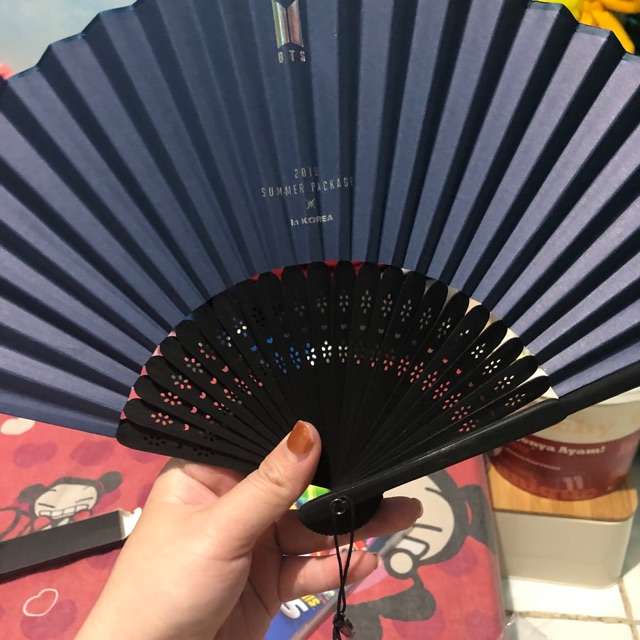 Jual Folding paper fan BTS + charm&string free 2 PC dicon | Shopee ...