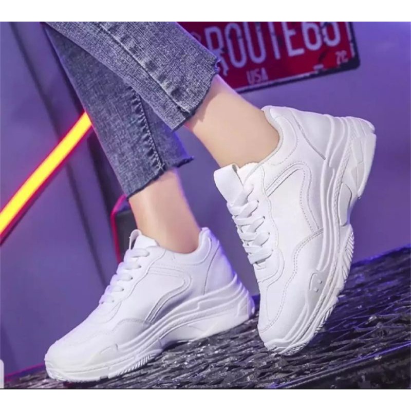 Jual Sepatu Sneakers Wanita Casual Putih Polos/Sepatu Wanita Putih ...