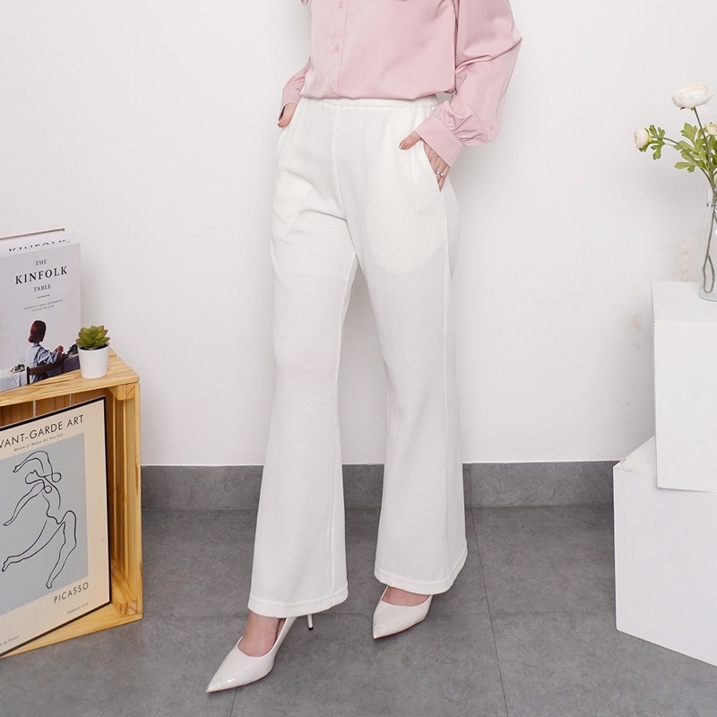 Jual Erin Knit Kulot Cutbray Premium C1806 - SONIA | celana kulot ...