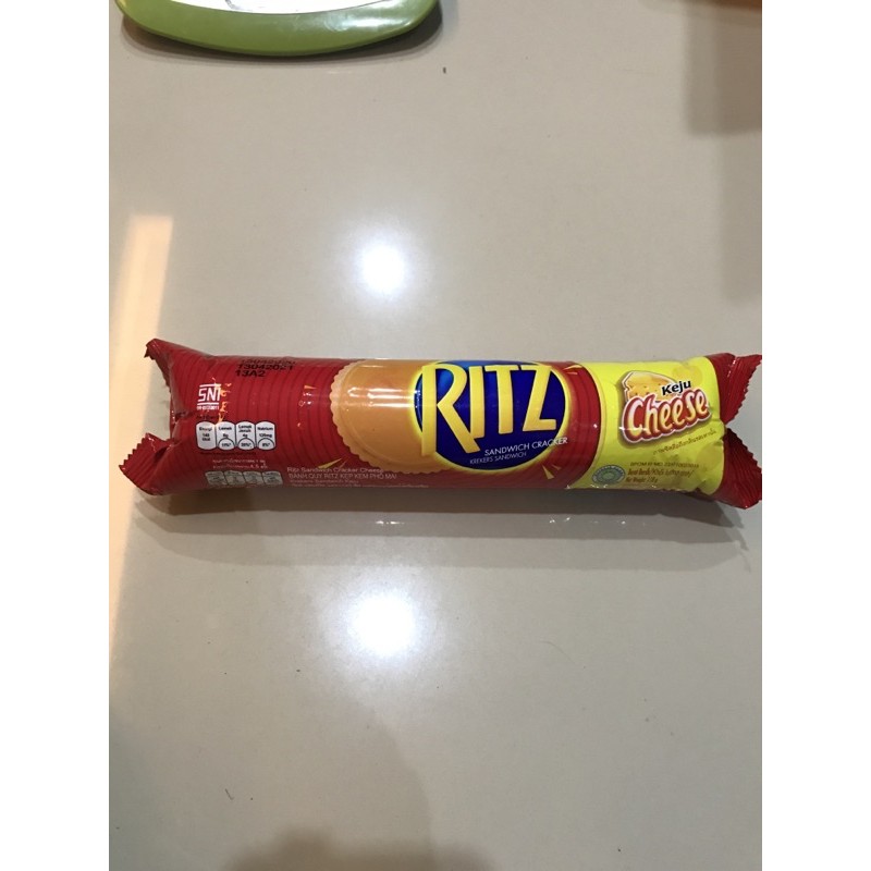 Jual RITZ SANDWICH CHEESE 118 gram | Shopee Indonesia