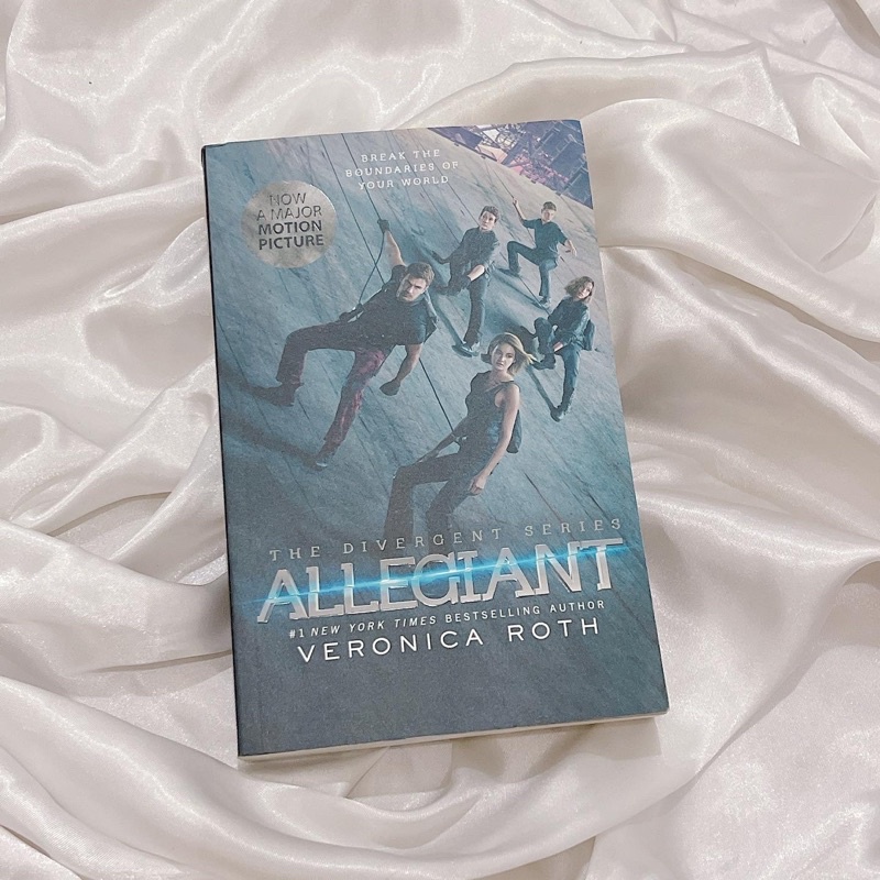 Jual PRELOVED NOVEL TRILOGY THE DIVERGENT SERIES : ALLEGIANT KARYA ...
