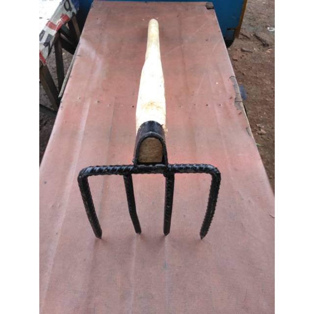 Jual Cangkrang garukan sampah besar besi 13 gagang kayu biasa | Shopee ...