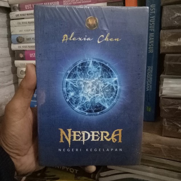 Jual BUKU NEDERA Negeri Kegelapan - Alexia Chen original | Shopee Indonesia
