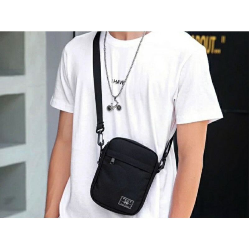 Jual Tas Selempang Pria Kasual Polos Hitam Slempang Cowok Pege Slingbag ...