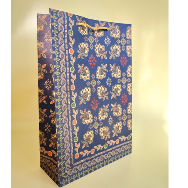 Jual Paperbag batik medium 330 ( min pembelian 12pcs) | Shopee Indonesia