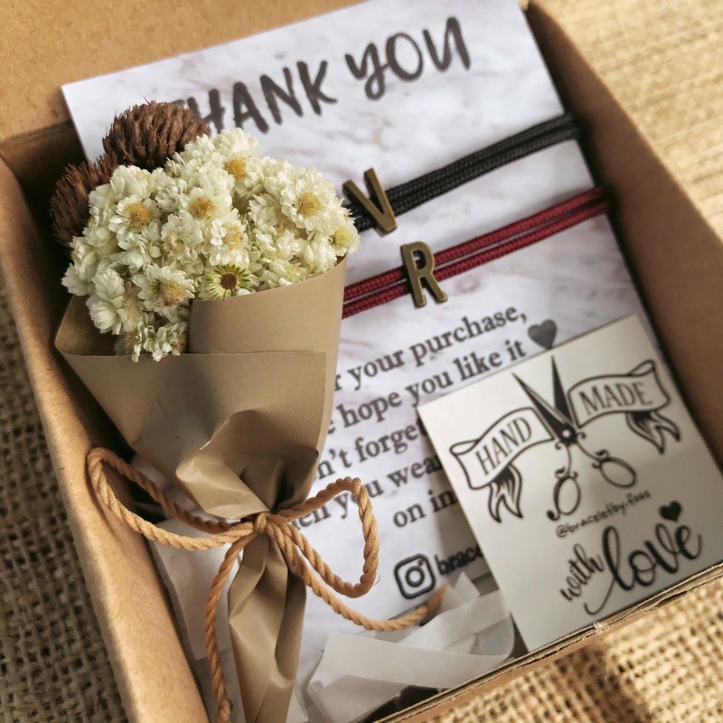 Jual GIFT BOX - GELANG COUPLE INISIAL & GELANG ANGKA | Shopee Indonesia
