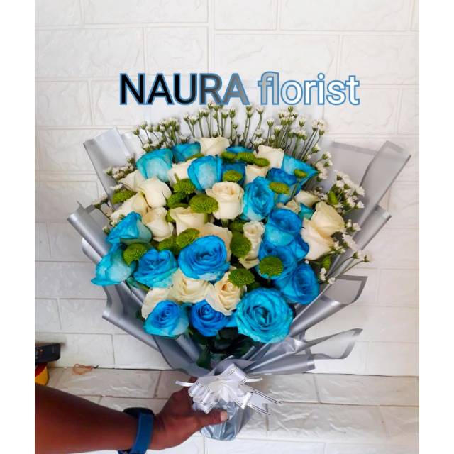 Jual Buket bunga mawar biru putih bunga wisuda bunga ultah premium ...