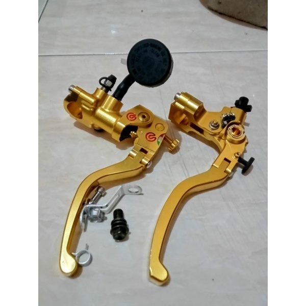 Jual Master Rem Brembo set kiri dan kanan motor universal Asli Original ...