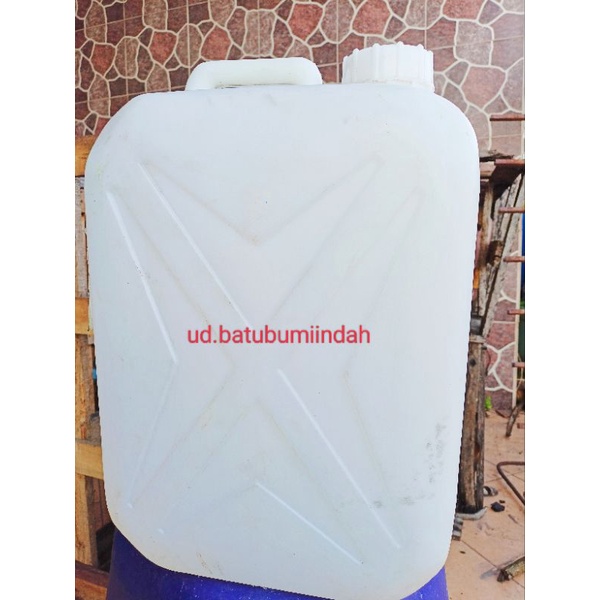 Jual Jerigen Bekas 20 Liter / Jerigen Minyak / Jerigen Serbaguna ...