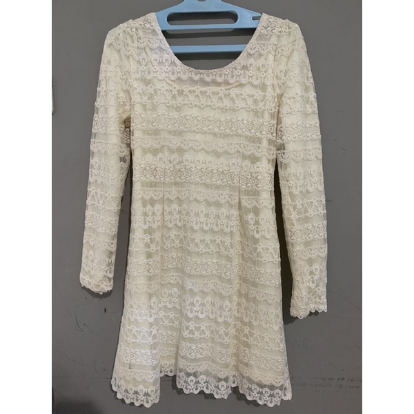 Jual preloved mini dress brokat warna putih tulang brokat | Shopee ...