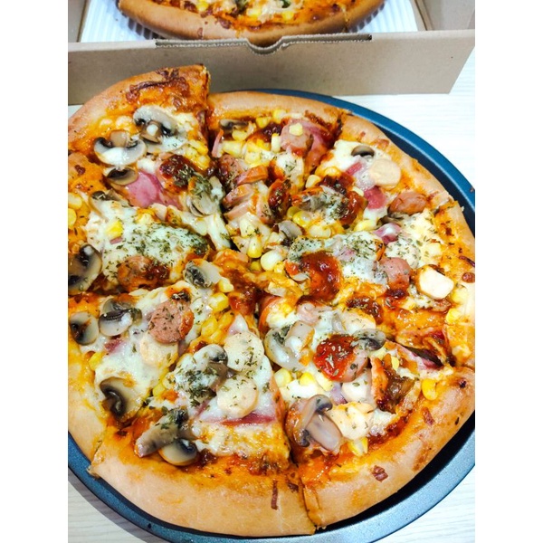 Jual Pizza Home made Fresh From Oven / Pizza Empuk / Pizza Enak ...