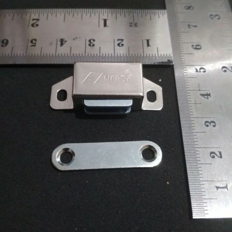 Jual Magnet pintu lemari, penahan pintu - kotak stenlis | Shopee Indonesia