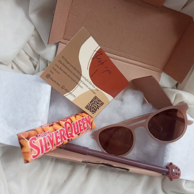 Jual box hampers kacamata coklat pulpen /box aesthetic /hampers /box ...