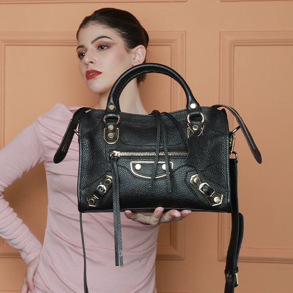 Jual Llb 01 Bk Castel In Black Cross Body And Shoulder Bag Shopee