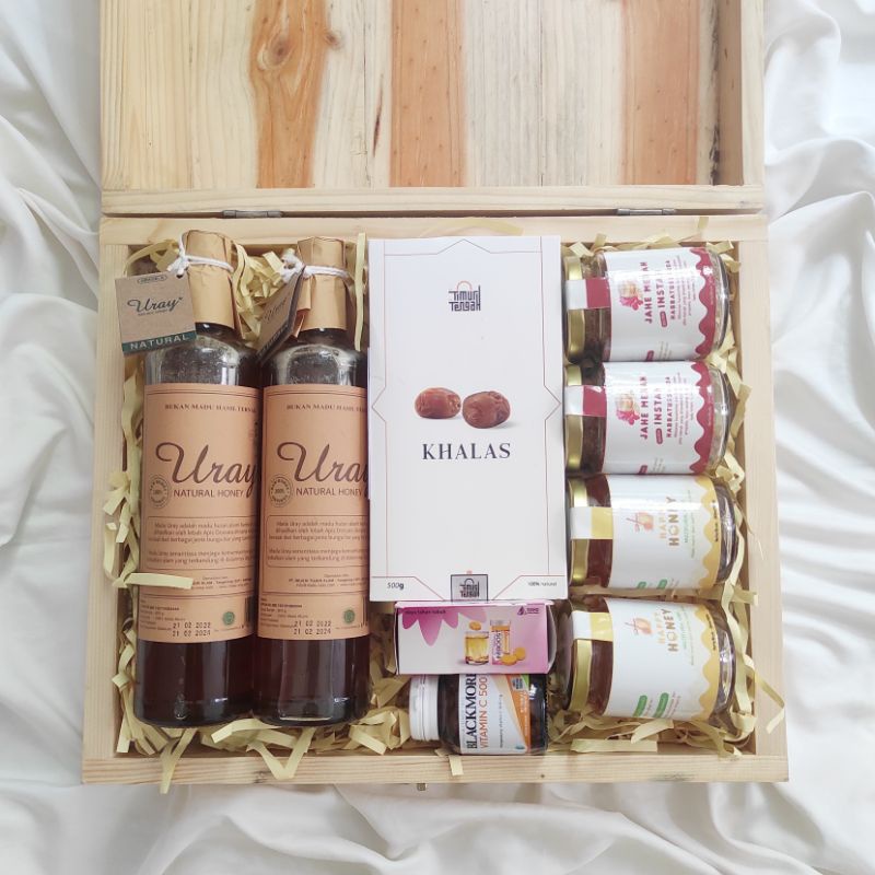 Jual Eid / Lebaran / Ramadhan Big Wooden Box Hampers with Blackmores ...