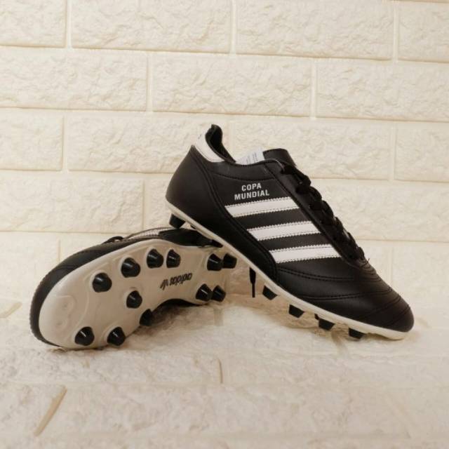 Jual Sepatu Bola Adidas Copa Mundial Terbaik Harga Distributor | Shopee ...