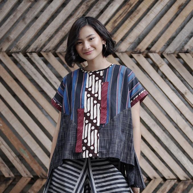 Jual NONA RARA - Liris PART of Lurik T1220,Baju kerja batik wanita modern | Shopee Indonesia