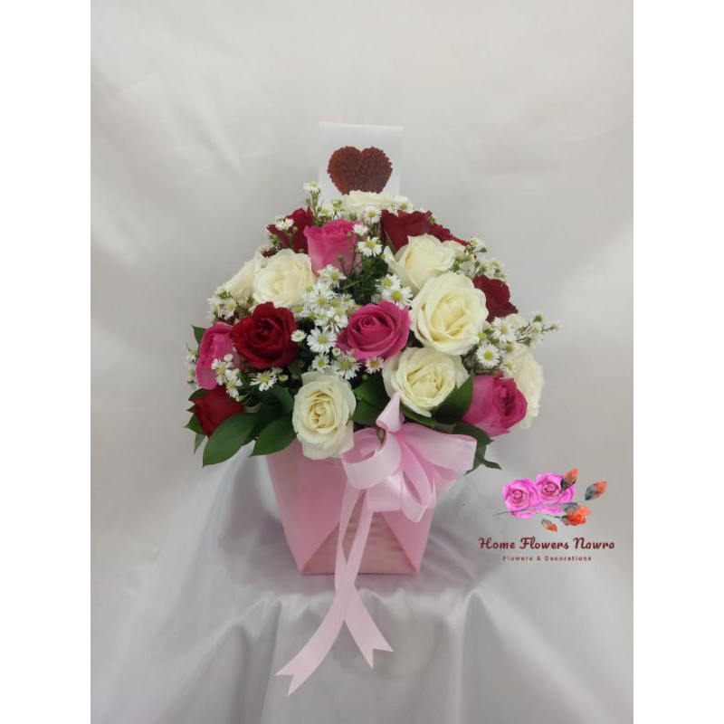 Jual rangkaian bunva meja bunga mawar fresh hadiah grand opening ...