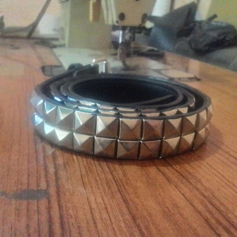 Jual Eightball pyramid 2row small belt/sabuk punk /sabuk spike | Shopee ...