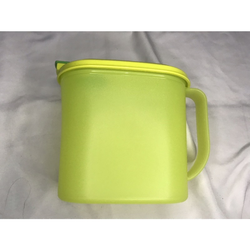 Jual fridge jug tupperware. teko tupperware. tupperware kuning hijau ...