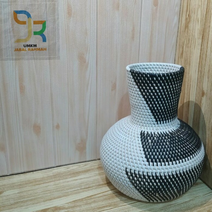 Jual Vas Bunga Anyaman Rotan Bermotif Dekorasi | Shopee Indonesia