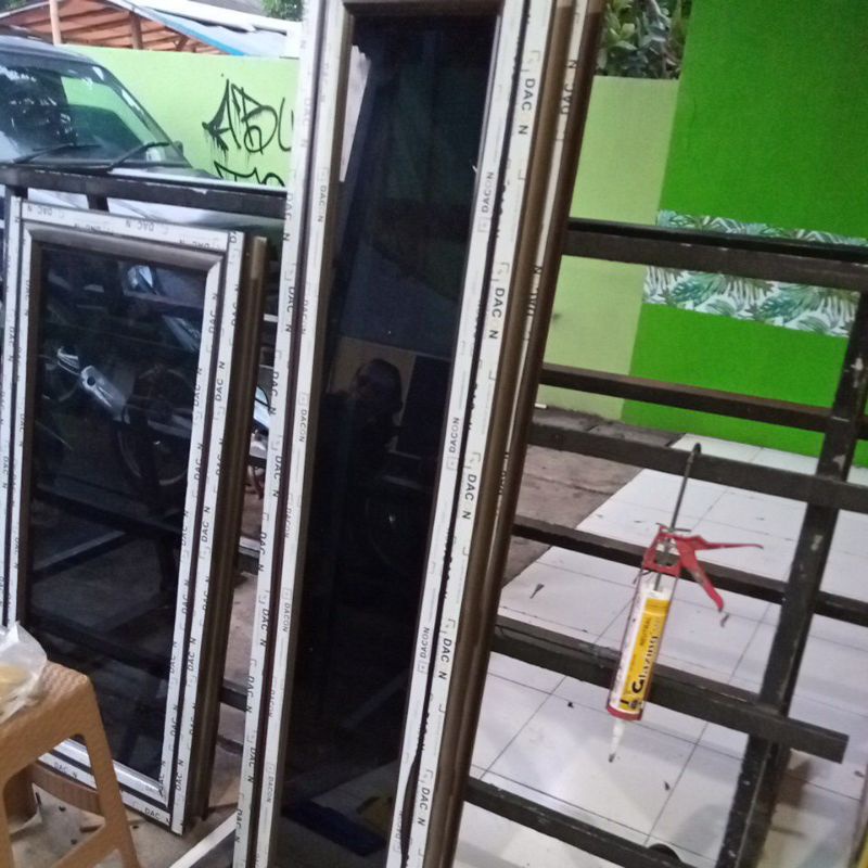 Jual Kusen jendela aluminium kaca custom | Shopee Indonesia