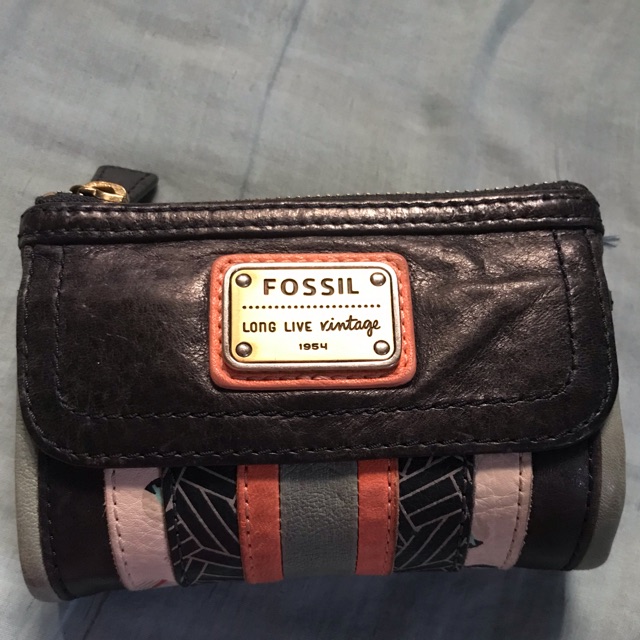 Jual dompet fossil emory short ( preloved ) | Shopee Indonesia