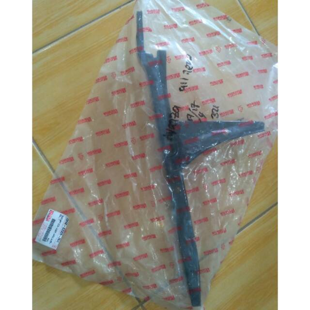 Jual Tiang lock kap mtr Toyota Avanza All new | Shopee Indonesia