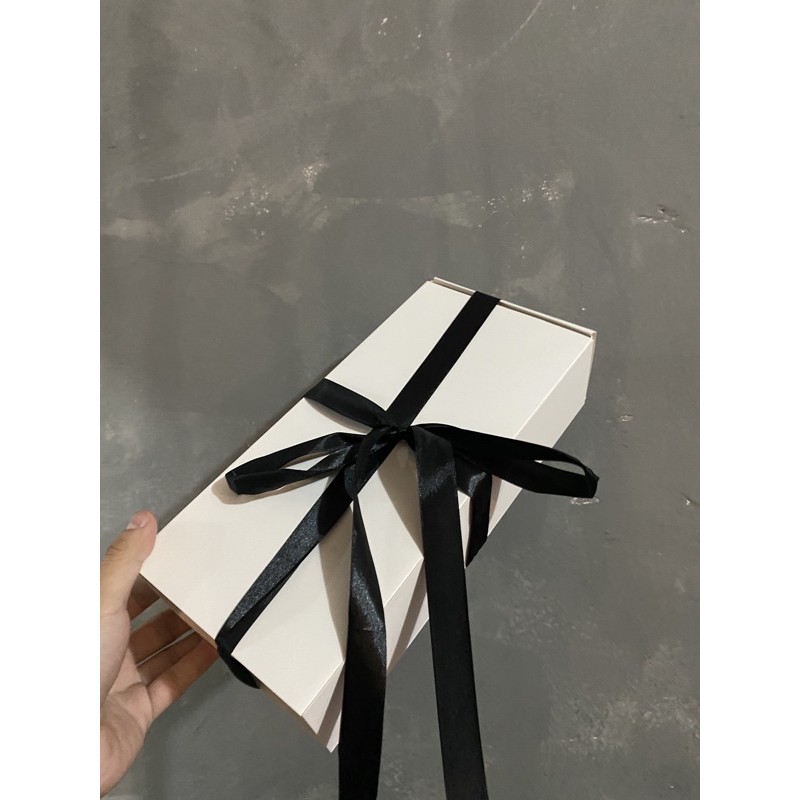 Jual HEEYYBOX | Ivory Box Model Sliding + Ribbon / Kotak Kado Bahan ...