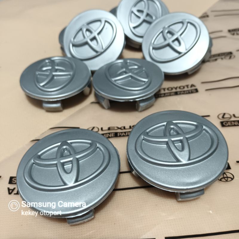 Jual Dop roda tutup tengah velg toyota kijang innova inova silver 6.2cm ...