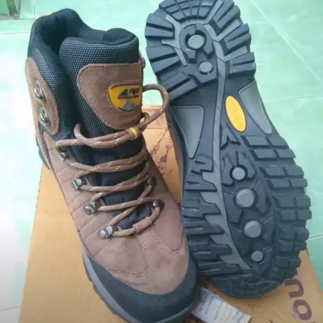 Jual Sepatu gunung rei size 40 preloved | Shopee Indonesia