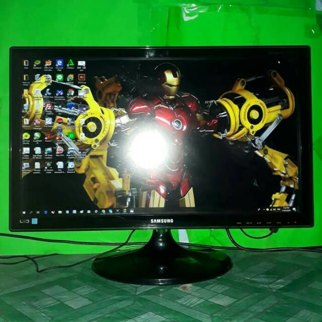 Jual LED Monitor Komputer Samsung 23inch Wide S23B550V | Shopee Indonesia