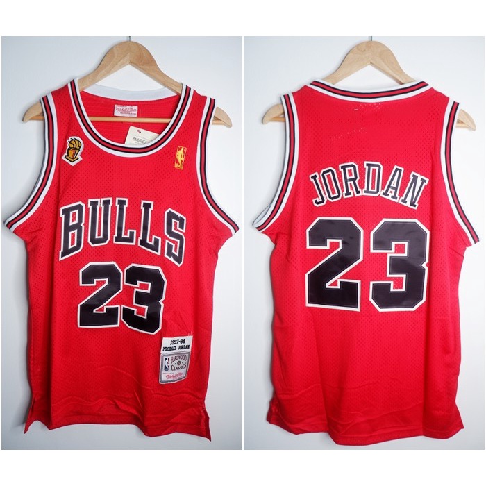 Jual JERSEY CLASSIC HWC BULLS #23 MICHAEL JORDAN MERAH NBA GOLD M&N ...