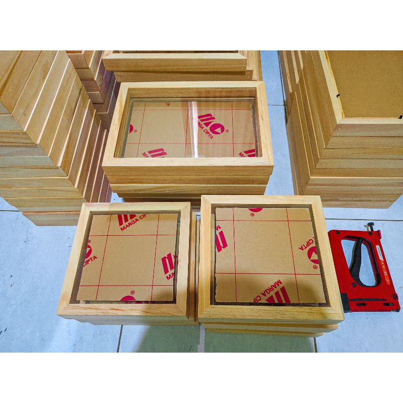 Jual SPACE 3CM!! Frame / Bingkai Kayu 3D ukuran 40x40cm+ Kaca Acrylic ...