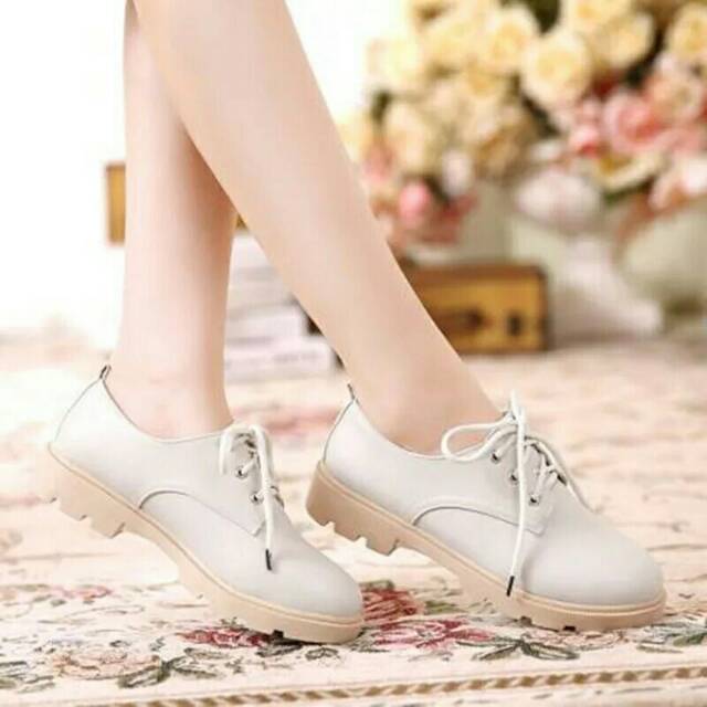 Jual Sepatu wanita docmart cewek style keren | Shopee Indonesia