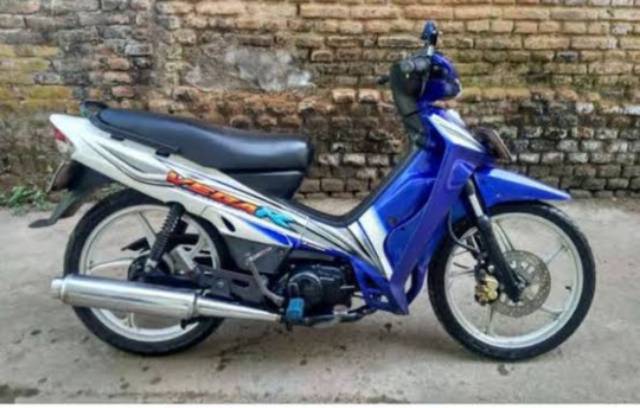 Jual Striping Yamaha Vega r 2005 biru putih stiker list body standar ...